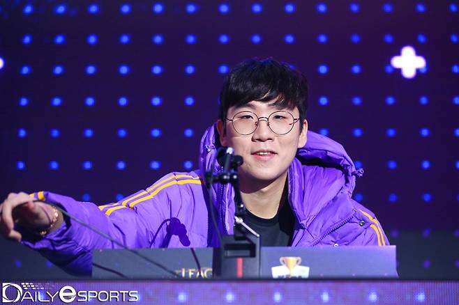포토 롤 케스파컵 결승 무대 오른 룰러 박재혁