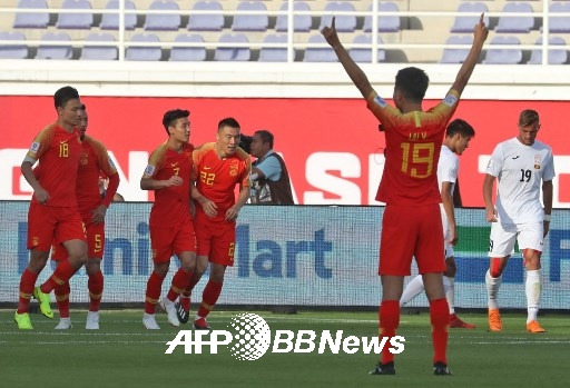 행운의 자책골역전후 침대축구 중국 이겨도 아쉬운 이유 중국 키르기스스탄