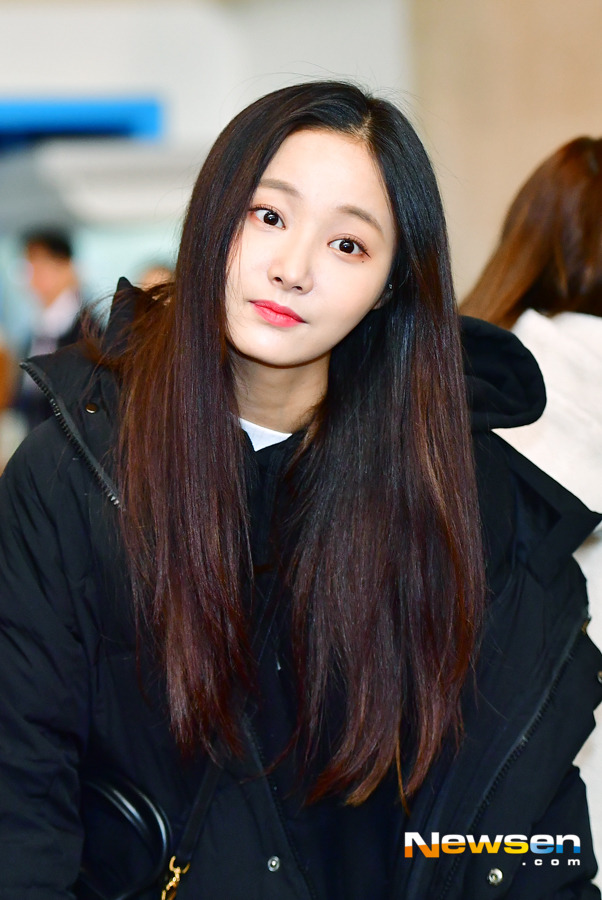 모모랜드 연우 공항 밝히는 미모 공항패션 포토엔hd