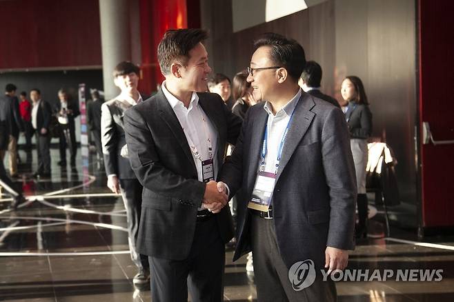 MWC19서 만난 SKT와 삼성전자