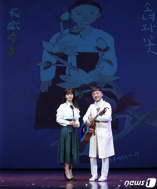 한여름 성국 소녀와 꽃 재능기부