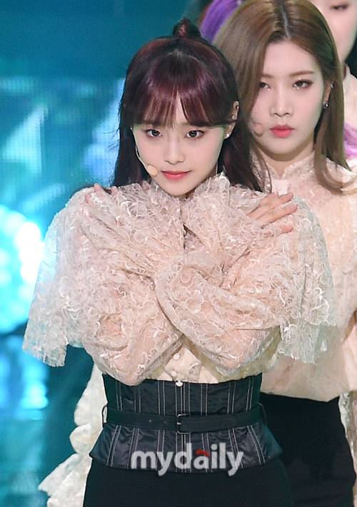 Md포토 이달의 소녀 츄 인형같아