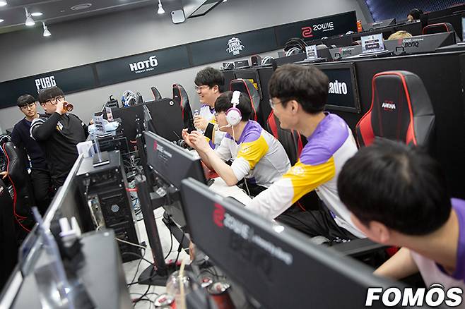 포토 젠지 태민 강태민 어이구 잘들 지내셨습니까