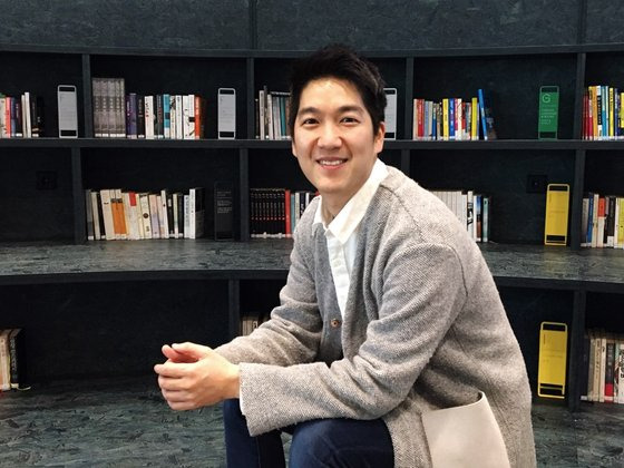 폴인인사이트 20년 만에 아모레퍼시픽 남성 브랜드 런칭한 이 남자 20대 남성은 완전히 다르다