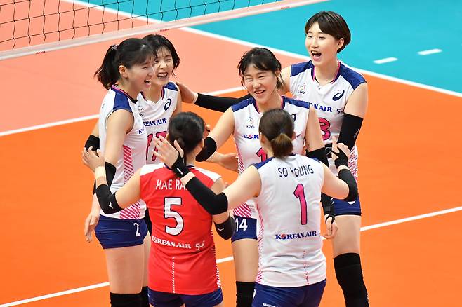 문정원 5연속 서브에이스 대한민국 태국에 완승1승 1패로 태국원정 마무리