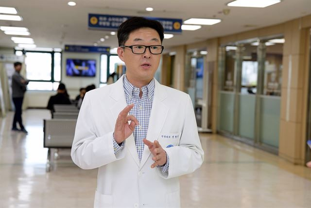 류마티스 환자가 목·뒷머리 아프면 경추 X선 찍어봐야