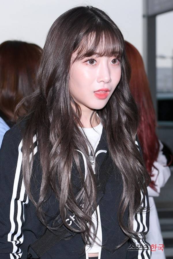 러블리즈lovelyz 유지애 인형 미모 공항패션