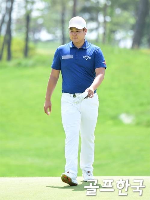 첫승 함정우 "우승상금은 먼저 부모님 여행 경비로" [KPGA SK텔레콤오픈]