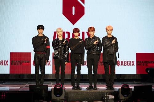 "전곡 프로듀싱" AB6IX 이대휘→박우진, '브랜뉴=힙합' 공식 깬 데뷔[SS현장]