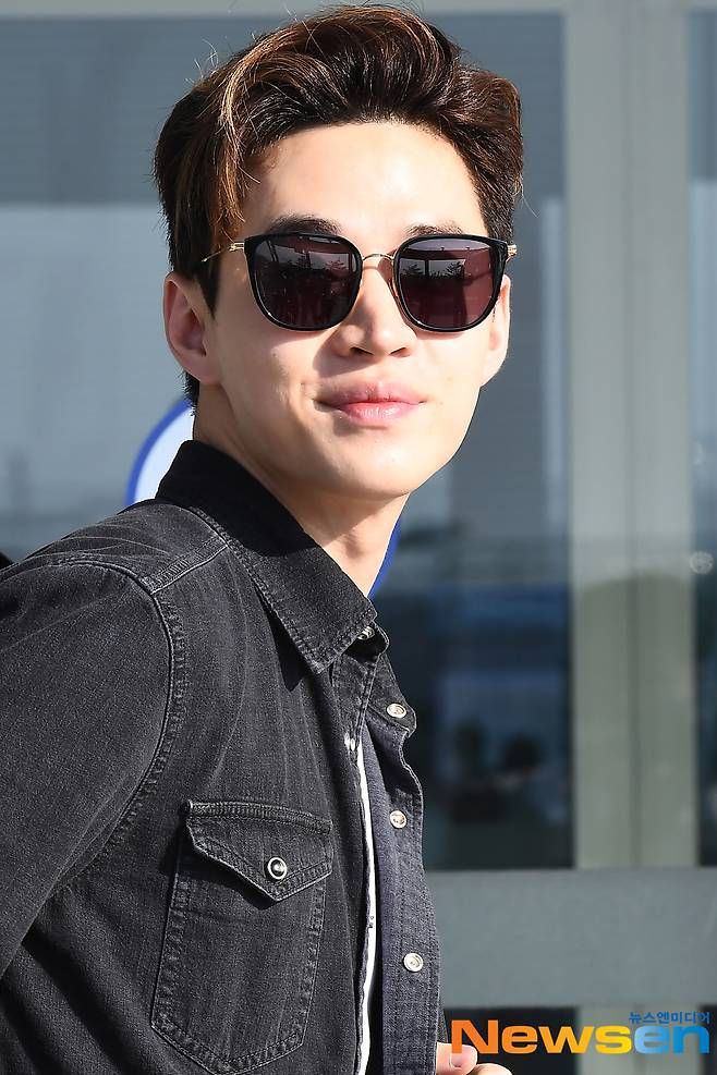 헨리 달콤한 미소 포토엔hd