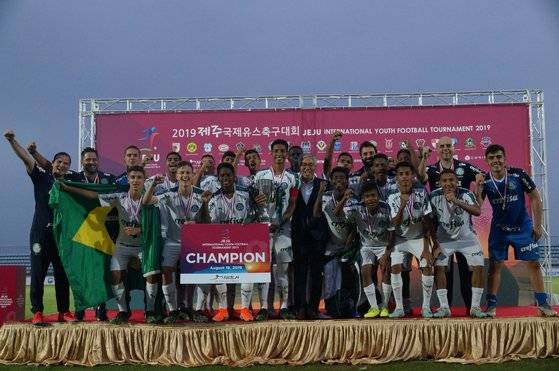 송지훈의 축구공감 유럽 빅클럽들이 서귀포에서 머리 맞댄 이유는