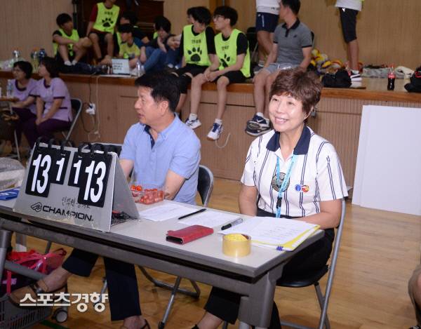 경기도교육청 배구대잔치 곽영란 심판의 엄마 미소 스경포토