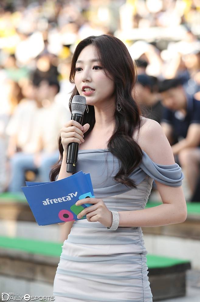 포토 이현경 아나운서 Asl 결승전 두 선수를