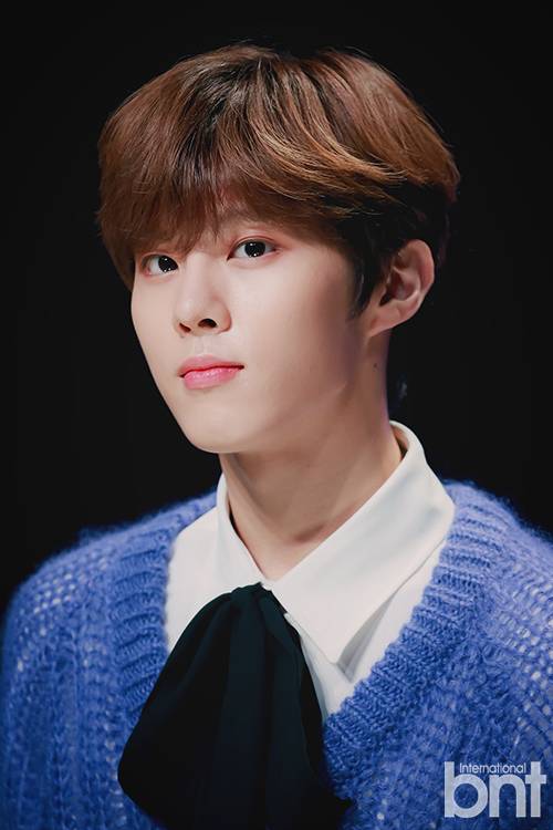 [bnt포토] 엑스원 김우석 '만.찟.남'