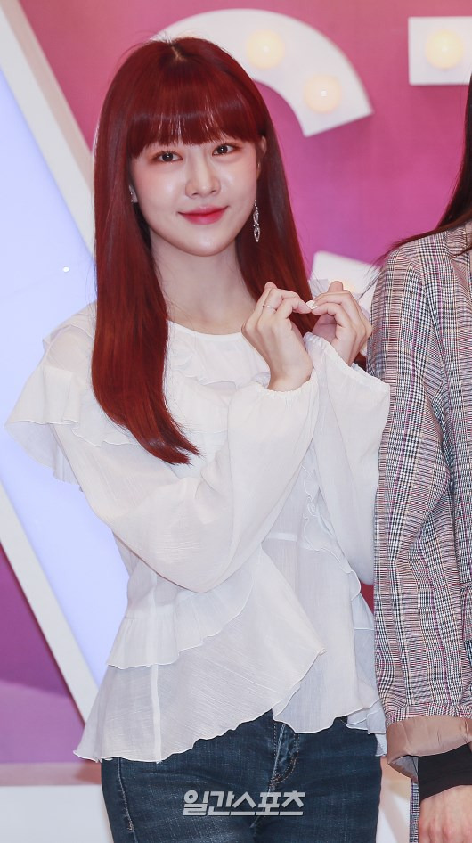 포토 라붐 유정 시선 고정되는 깜찍미