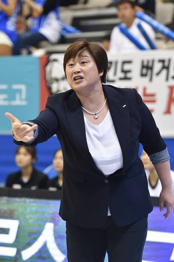 벤치명암 홈 2연승 위성우 감독 박지현 10리바운드 깜짝 놀랐다