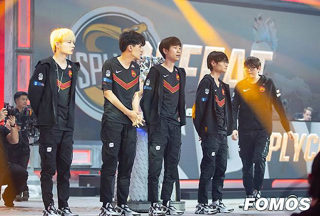 롤드컵 Ig 펀플러스 나란히 4강 진출 Lpl 내전 확정종합
