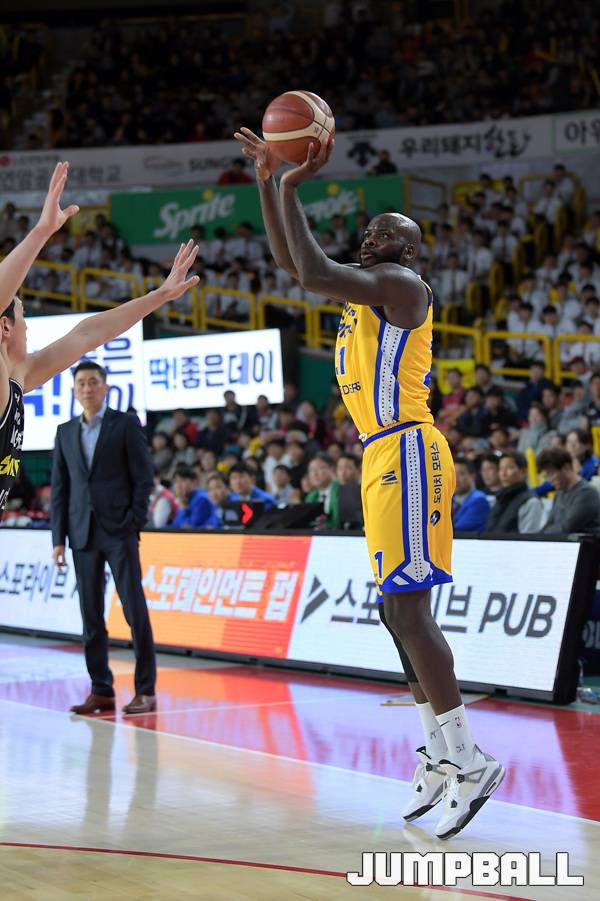 삼성을 역전승으로 이끈 스틸과 공격 리바운드 3점슛