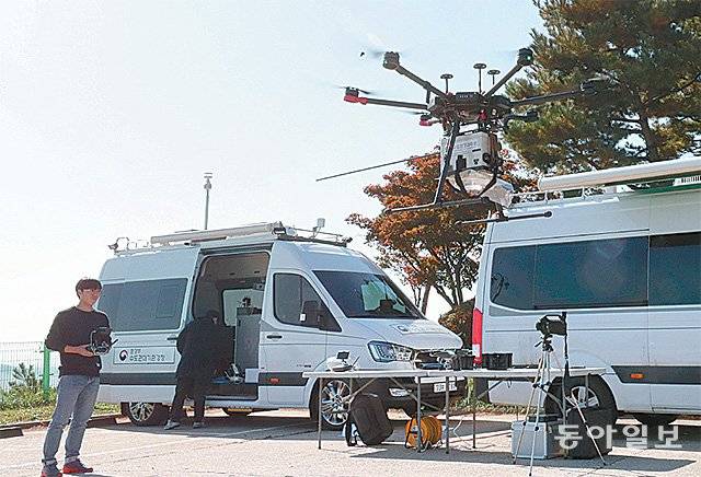오염물질 불법배출 업체 잡아라 드론 뜨자 미세먼지 절반으로 뚝