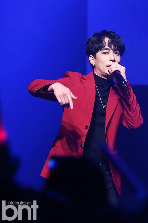 [bnt포토] 더킹 최랑, 팬들과 호흡하는 무대