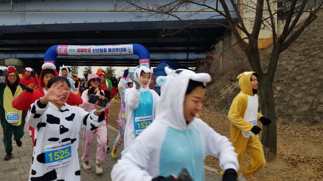 새해에도 건강이 최고2020신년 일출 마라톤대회 성황리 열려