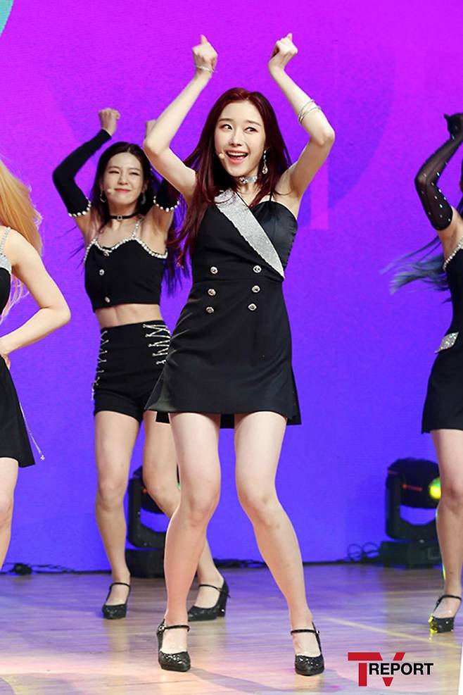 [T포토] 채빈 '살랑살랑'