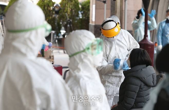 신종 감염증 시대의 정치 중독증