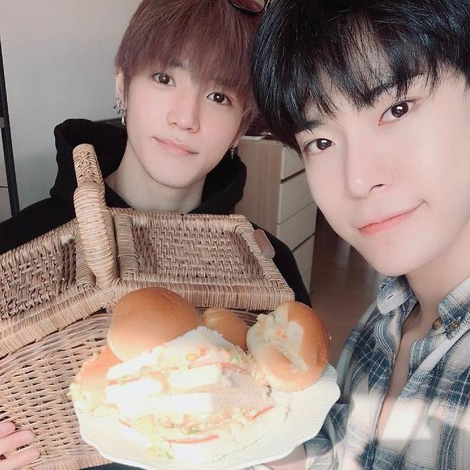 Nct 127 태용·도영 이 조합 환영 팬 설레게 하는 비주얼 Sns★컷