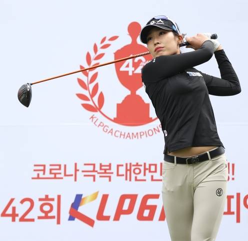 공미정 프로의 파워풀한 티샷 [KLPGA 챔피언십]