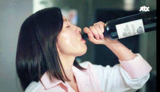 부부의 세계서 병째 마신 와인지선우는 얼마에 샀을까