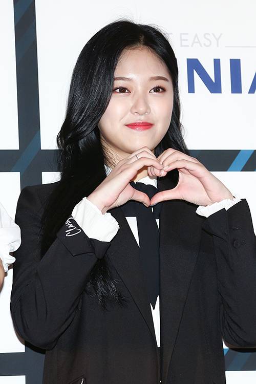 Bnt포토 이달의소녀 현진 빠져드는 상큼 하트