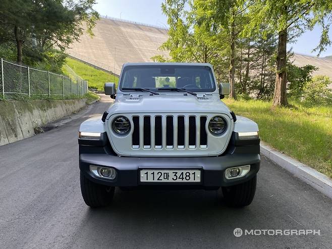 시승기 지프 랭글러 오버랜드 파워탑 하늘을 담은 정통 오프로더