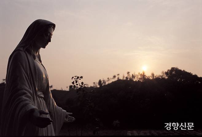 마피아에 골머리 앓는 바티칸 성모 마리아 이용하지마
