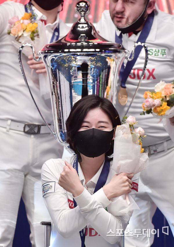 St포토 Ts Jdx 이미래 우리가 해냈어요