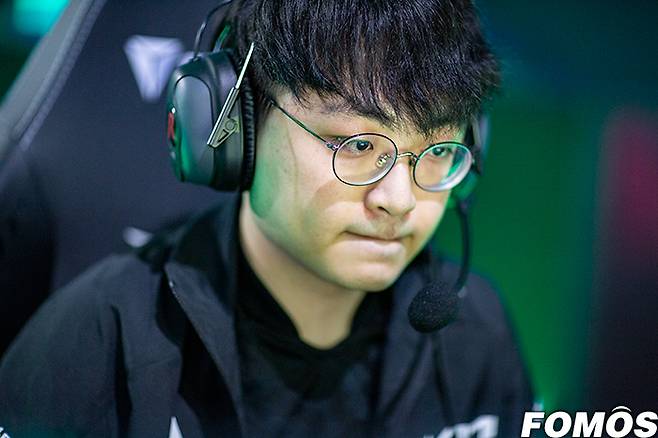 Lck 담원 기아 말랑과 라인 전환 선보이며 1세트 승리