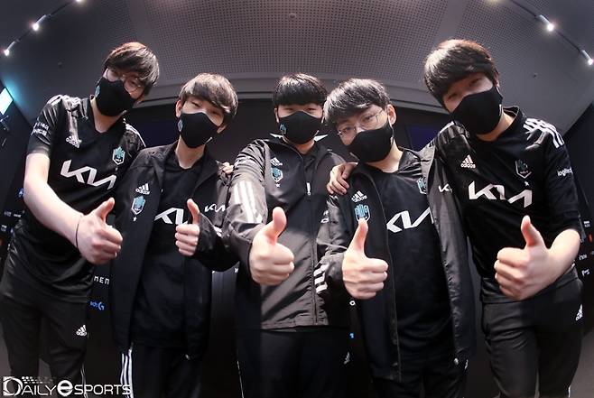 Lck 담원 젠지 전승 제동 걸고 2위 점프팀 순위