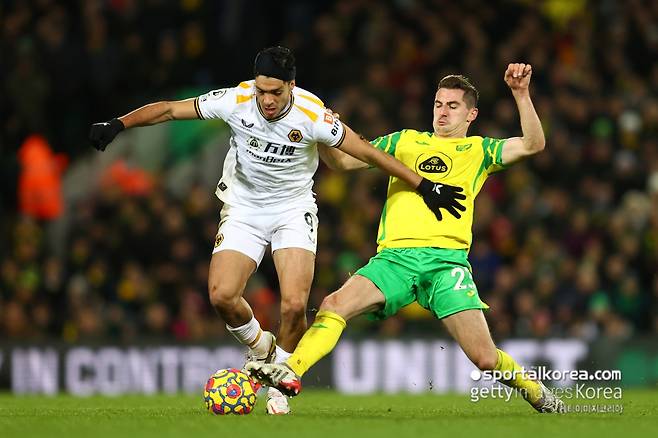 [EPL 13R] '황희찬 침묵' 울버햄프턴, 지루한 공방전 끝에 노리치와 0-0 무승부