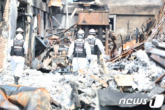 화재 취약 합성수지 전기배선관 건축물 천장 등 사용 금지