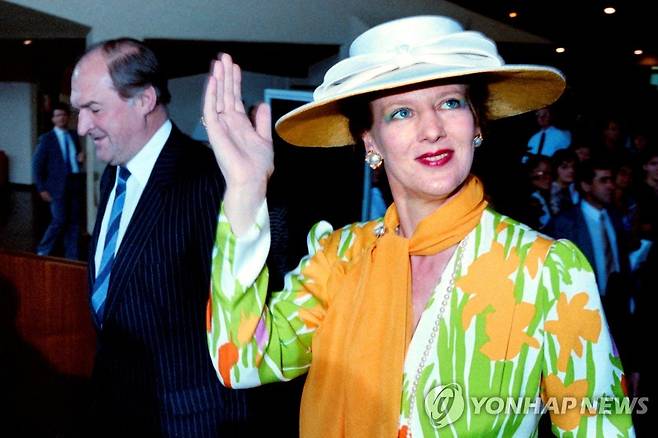월드and포토 즉위 50주년 맞는 덴마크 여왕
