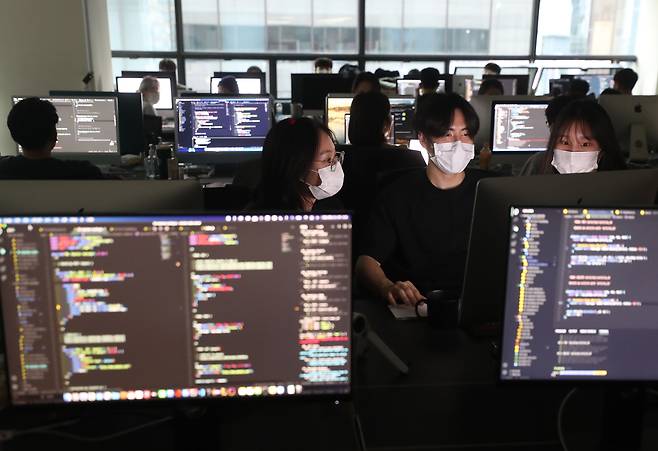 4개월 수강료 1300만원 그래도 미어터지는 코딩 학원