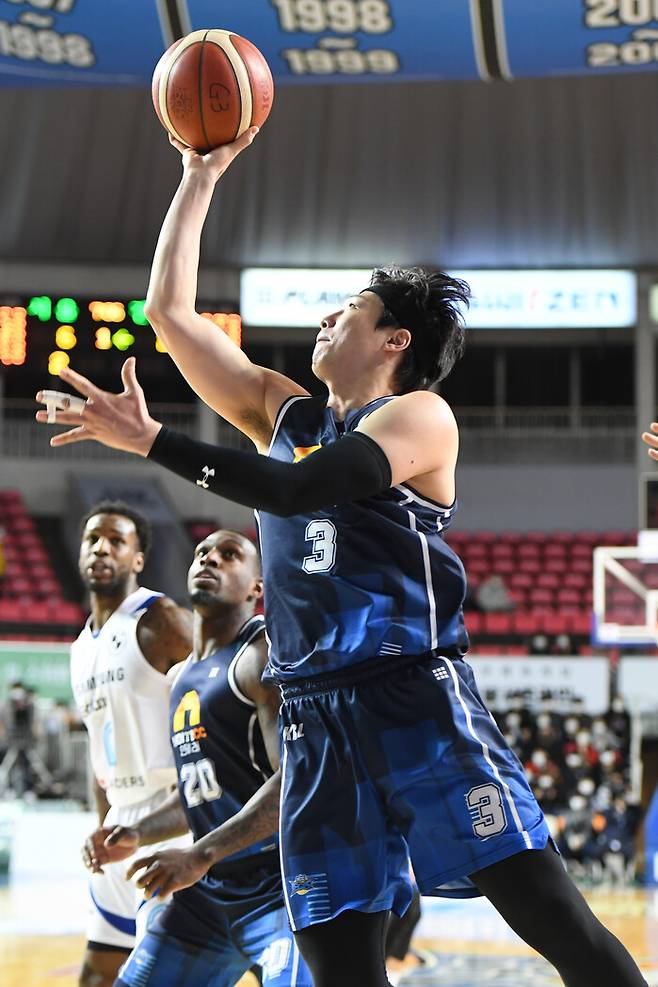 [BK 리뷰] '완전체' KCC, 계속되는 상승세