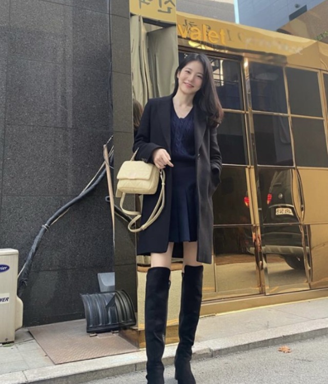 "169kg,42kg" 키도 큰데 여리여리한 몸선가진 배우의 스타일링 | 어썸클