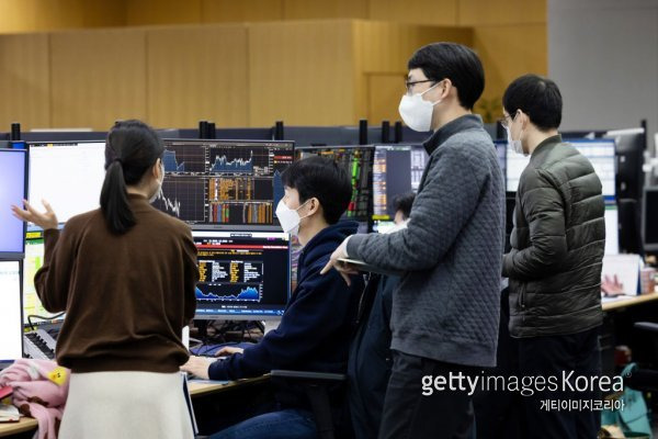 고유가·고환율 시대 스태그플레이션 먹구름