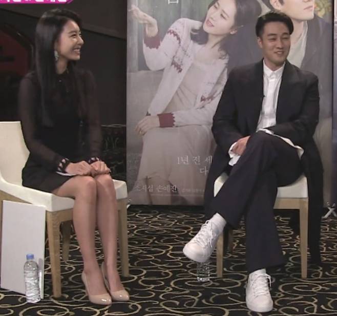 영화 홍보하다 만난 17살 리포터와 결혼 성공한 배우 키노라이츠