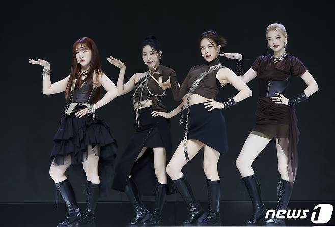 글로벌 센세이션 되고파 아이리스 화끈한 포부 가득한 데뷔종합 N현장
