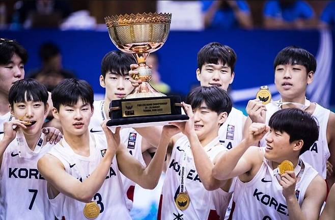 한일전 이겼다u 18 아시아 남자농구 10점 차 짜릿한 역전승