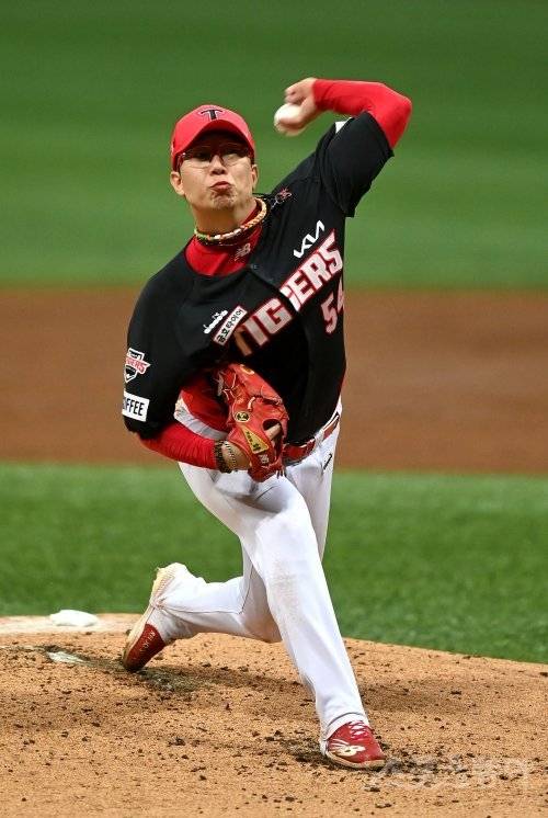 Kbo 좌완 최초 길 걷는 대투수 Kia 양현종 타이거즈 최다승 이어 최다이닝까지