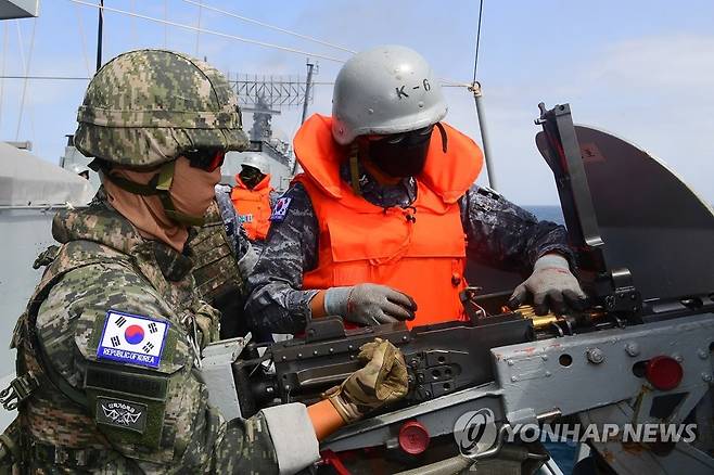 해외파병 청해부대, K-6 사격훈련