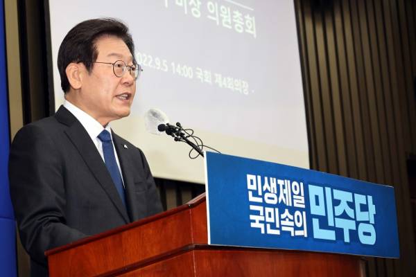 이재명 기초연금 40만원 민생 앞세워 사법리스크 돌파 시도