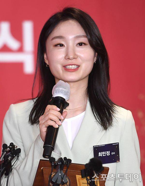 쇼트트랙 여제 최민정 2022 국가브랜드 스포츠부문 대상 수상